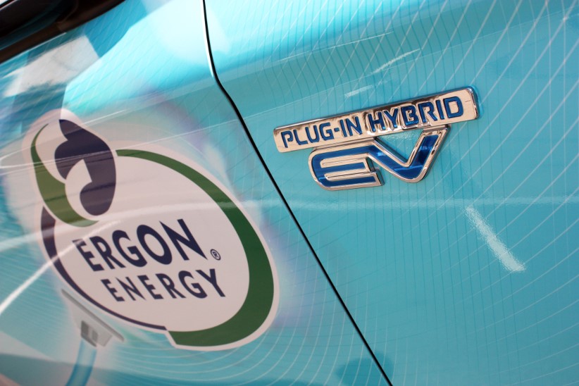 Ergon Energy Queensland plugs into Mitsubishi Outlander PHEV - Fleet ...