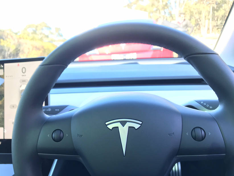 Does an autonomous vehicle need a speedo? Tesla doesn't think so ...