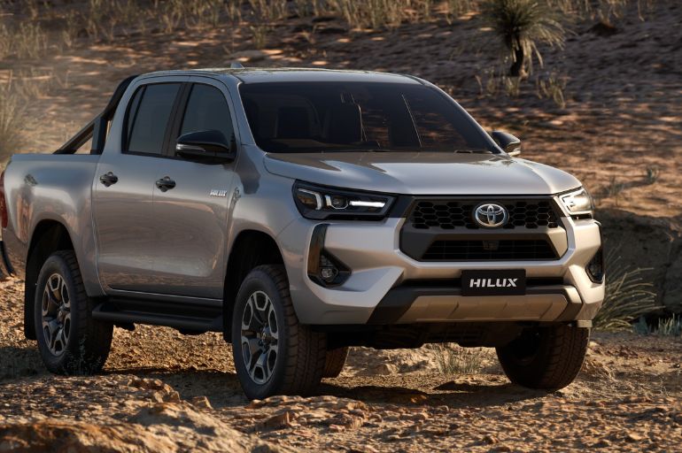 Hilux gets new exterior and 10% fuel savings - Fleet Auto News