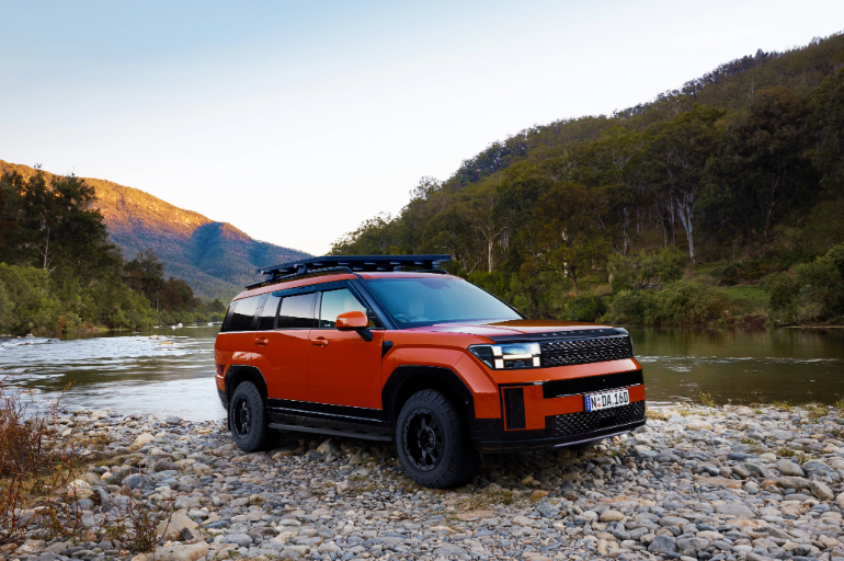 New Santa Fe Hybrid scores off-road XRT packs - Fleet Auto News